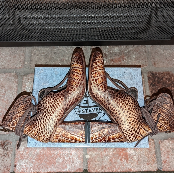 Freebird by Steven | Shoes | Freebird Joyce Booties In Tan Croco Size 7 ...